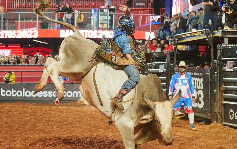 Peão do Sul de Minas Surpreende e Conquista Título Brasileiro de Rodeio ...