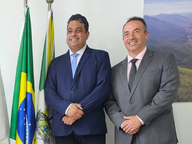 Polêmica nas Redes: Prefeito Paulo Ney e Vice Eduardo Januzzi se ...